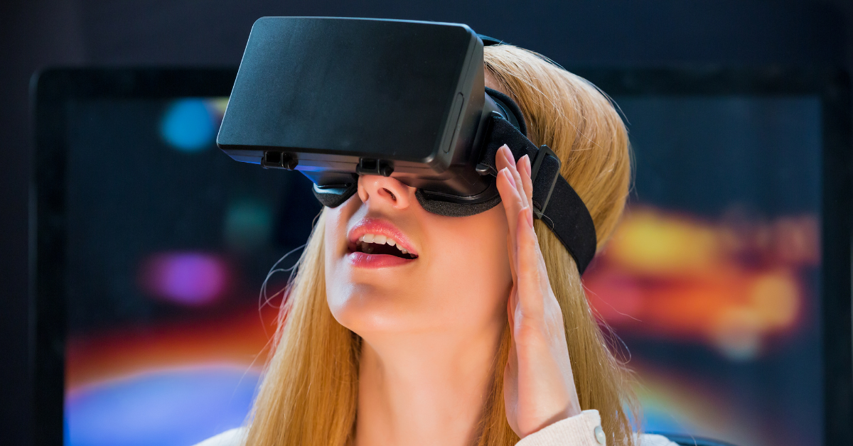 Head-Mounted Virtual Reality (VR) Displays | Aduk